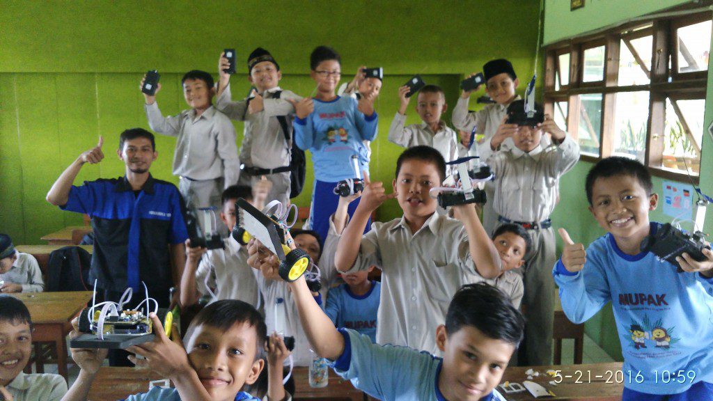 Program Ekstrakurikuler - Edubot Robotics Indonesia